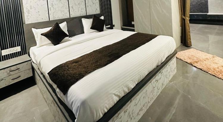 Book Elite Stay in Pune on Brevistay
